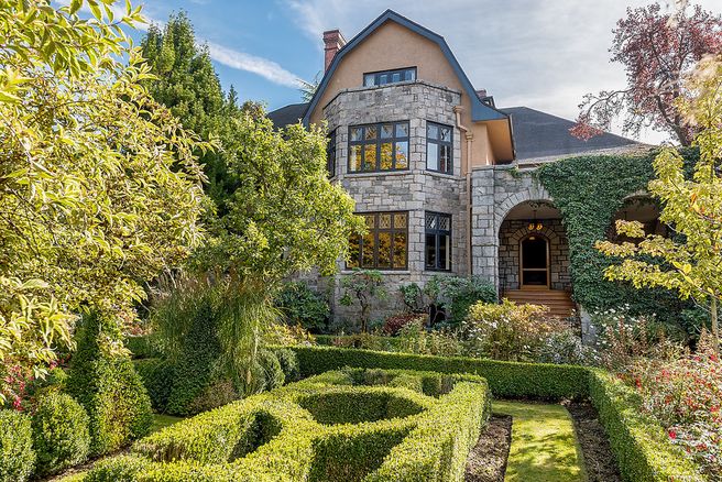 A Guide to Canada's Most Notable Architectural Styles by City - Home ...