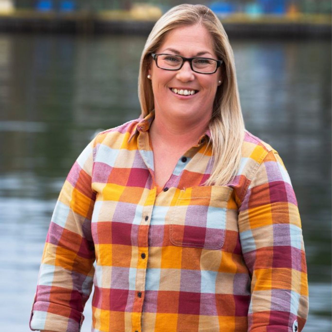 Hoarder House Flippers - Home Network