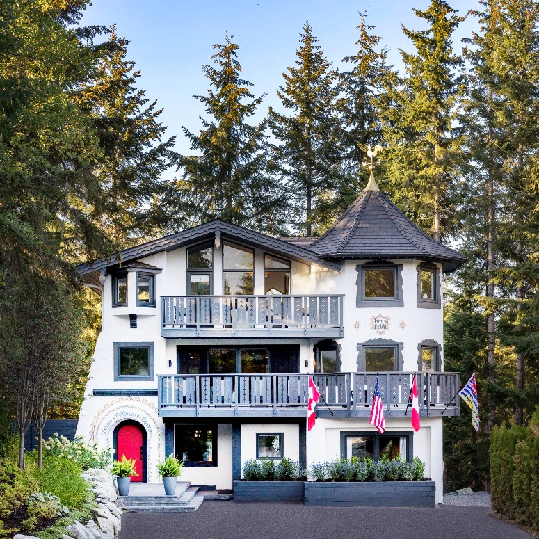 Sarah’s Mountain Escape: House Heidi Reveal | Home Network