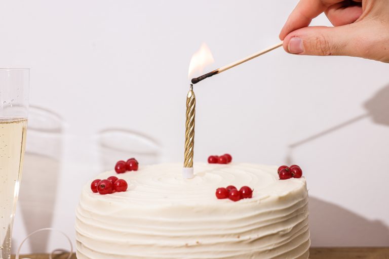 8 Tips for Planning the Perfect Champagne Birthday