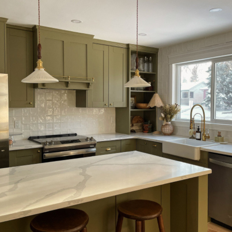 City Cottage with Vintage Treasures in the heart of Edmonton